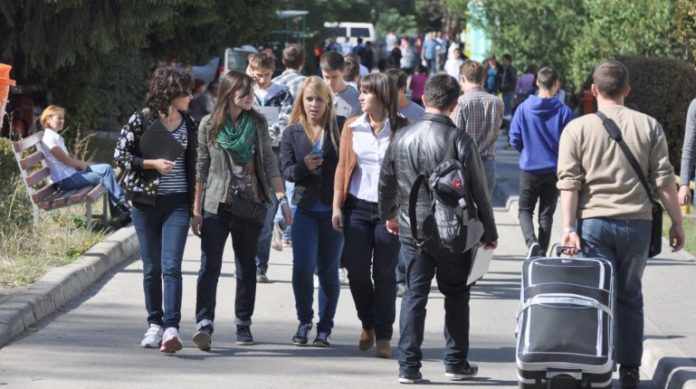 Există 107.682 de locuri de cazare în cămine pentru studenţi la nivel ...