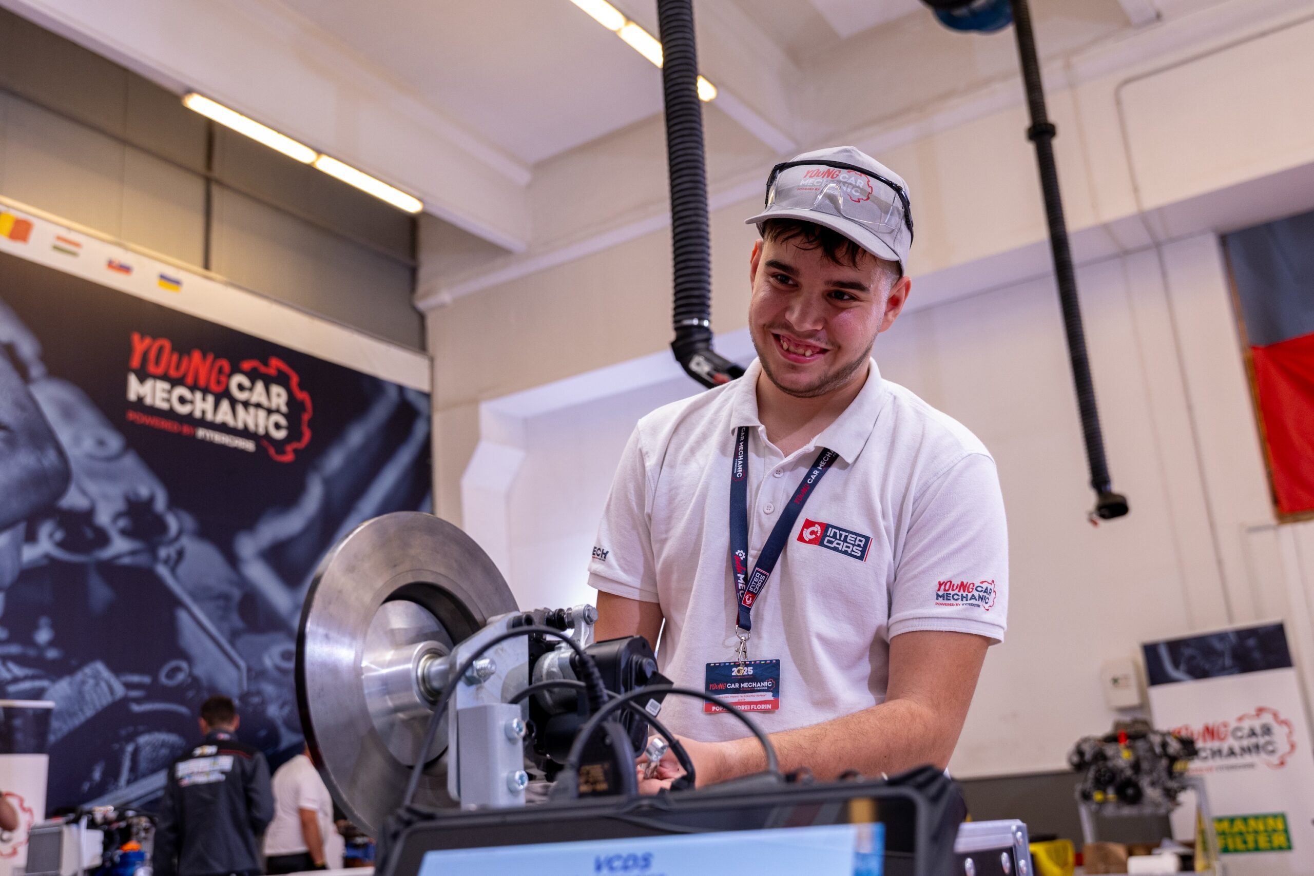 Andrei Florin Popa, câștigătorul Young Car Mechanic România. Va ...